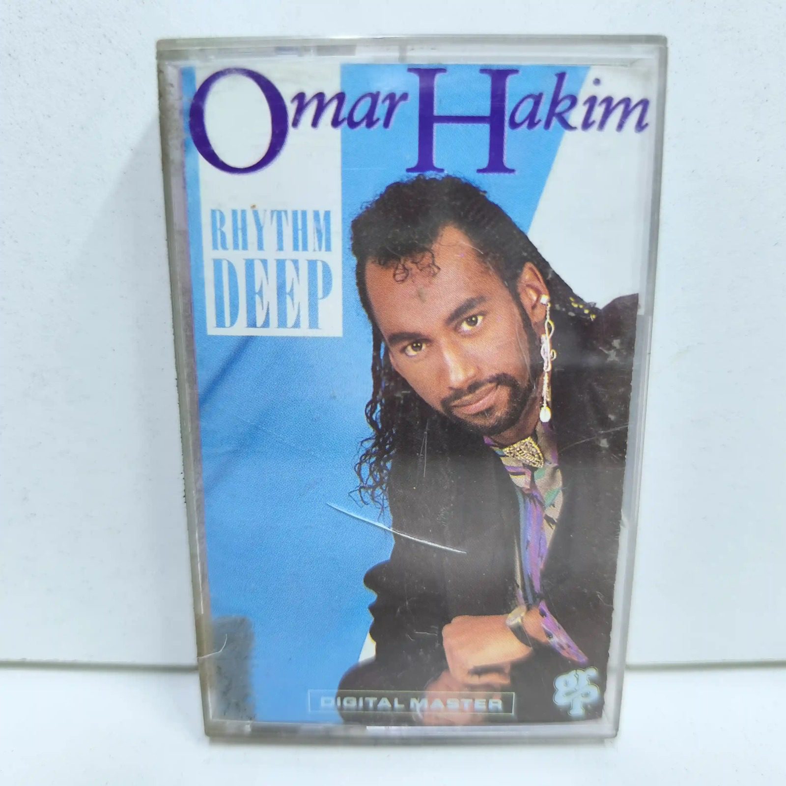 Omar Hakim – Rhythm Deep (CASSETTE) % | Central Vinilo Music Store